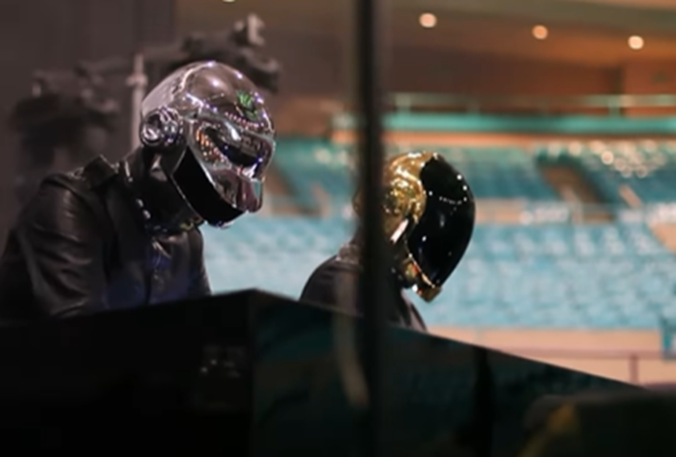 Vídeo traz imagens inéditas de show do Phoenix com o Daft Punk | TMDQA!